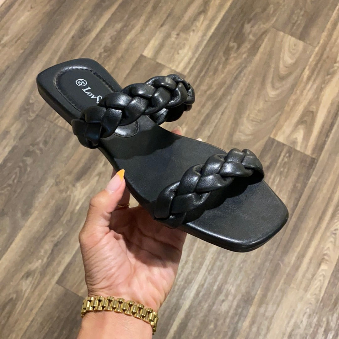 Mariah Slide – FamousElle