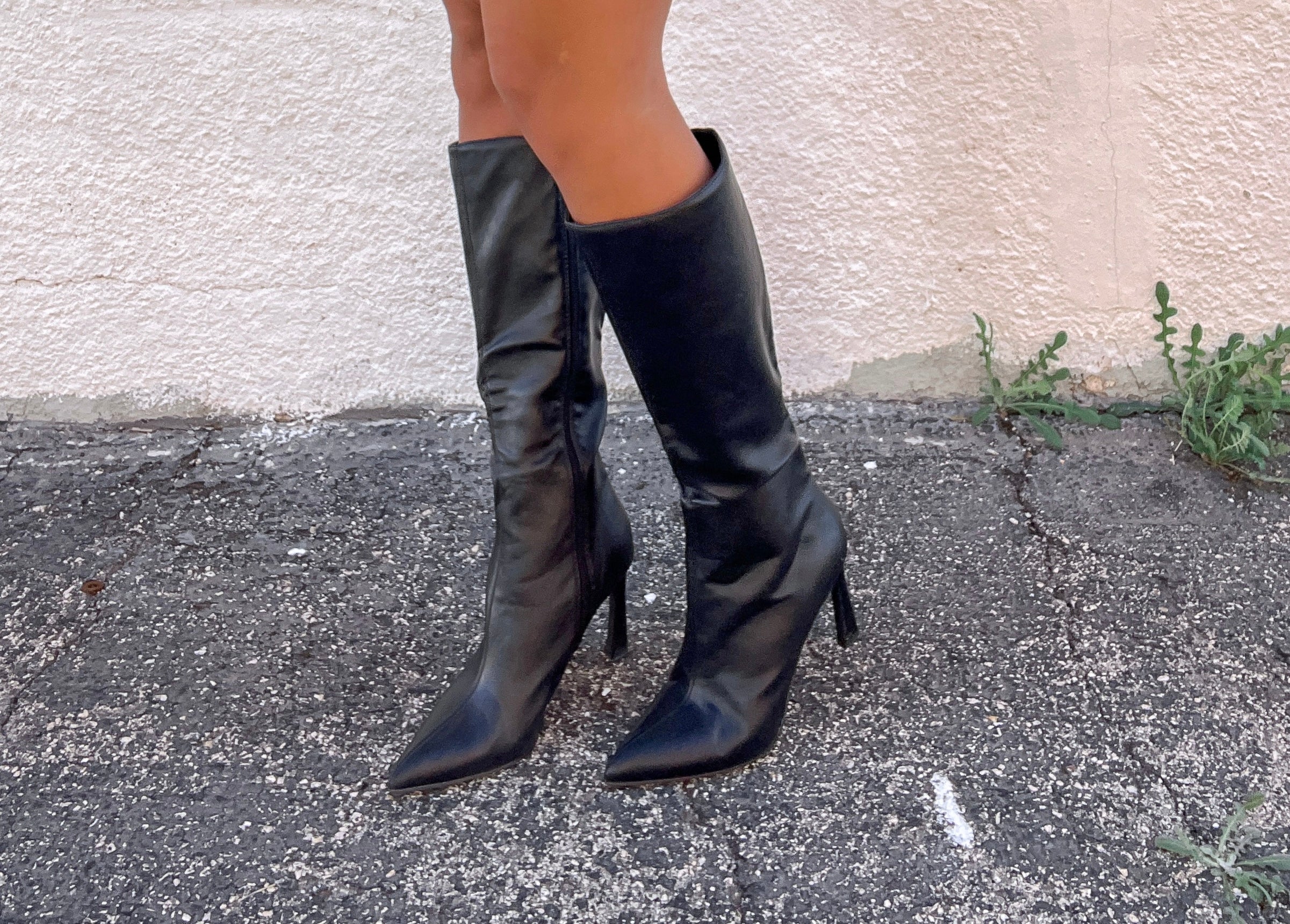 Lucy Boot – FamousElle
